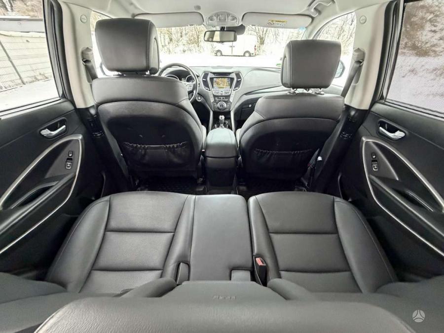 Melns Hyundai Santa Fe 2015 Šauļi, ar dzinēja tilpumu 2.20 L un nobraukumu 196 tūkst. km par 13750 €, foto 30 vietnē AUTOMOTO.COM.LV