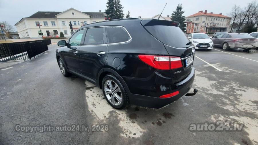 Melns Hyundai Santa Fe 2015 Jehvi, ar dzinēja tilpumu 2.20 L un nobraukumu 190 tūkst. km par 12500 €, foto 5 vietnē AUTOMOTO.COM.LV