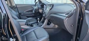 Black Hyundai Santa Fe 2015 in Siauliai, with an engine capacity of 2.00 L and mileage of 194 thousand km for 10650 €, photo 20 on AUTOMOTO.COM.LV