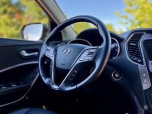 Black Hyundai Santa Fe 2015 in Siauliai, with an engine capacity of 2.20 L and mileage of 192 thousand km for 14999 €, photo 23 on AUTOMOTO.COM.LV