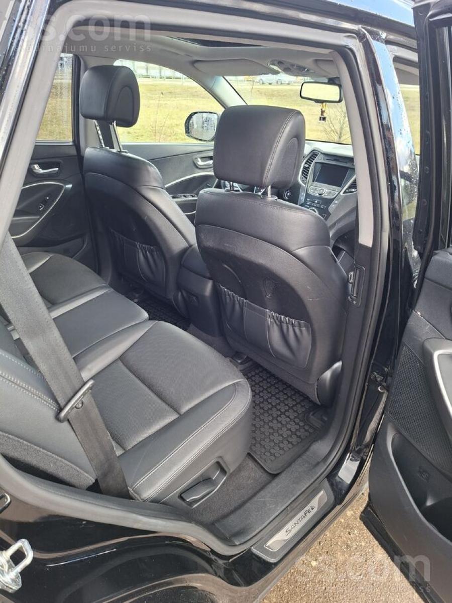 Melns Hyundai Santa Fe 2015 Valmiera, ar dzinēja tilpumu 2.20 L un nobraukumu 221 tūkst. km par 9600 €, foto 7 vietnē AUTOMOTO.COM.LV
