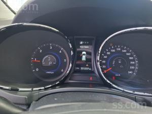 Melns Hyundai Santa Fe 2015 Valmiera, ar dzinēja tilpumu 2.20 L un nobraukumu 221 tūkst. km par 9600 €, foto 8 vietnē AUTOMOTO.COM.LV