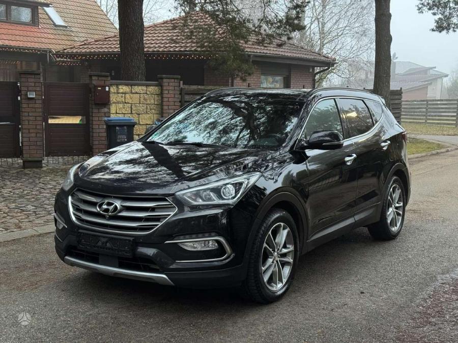Melns Hyundai Santa Fe 2016 Viļņa, ar dzinēja tilpumu 2.20 L un nobraukumu 249 tūkst. km par 15500 €, foto 1 vietnē AUTOMOTO.COM.LV