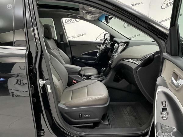 Black Hyundai Santa Fe 2016 in Vilnius, with an engine capacity of 2.00 L and mileage of 73 thousand km for 11900 €, photo 5 on AUTOMOTO.COM.LV