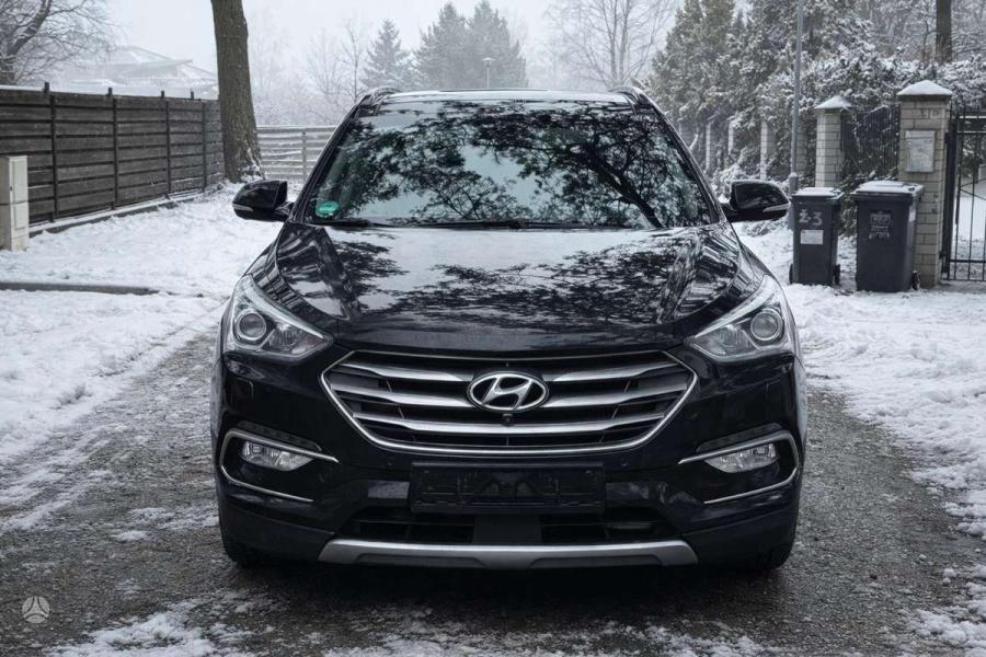 Melns Hyundai Santa Fe 2016 Viļņa, ar dzinēja tilpumu 2.20 L un nobraukumu 249 tūkst. km par 15000 €, foto 2 vietnē AUTOMOTO.COM.LV