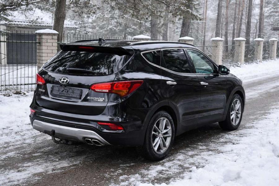 Melns Hyundai Santa Fe 2016 Viļņa, ar dzinēja tilpumu 2.20 L un nobraukumu 249 tūkst. km par 15000 €, foto 4 vietnē AUTOMOTO.COM.LV