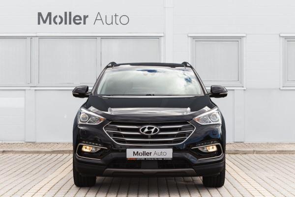Black Hyundai Santa Fe 2016 in Ventspils, with an engine capacity of 2.20 L and mileage of 144 thousand km for 12300 €, photo 9 on AUTOMOTO.COM.LV