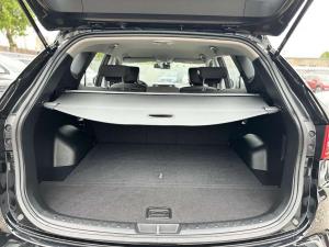 Black Hyundai Santa Fe 2016 in Telschi, with an engine capacity of 2.00 L and mileage of 212 thousand km for 8300 €, photo 14 on AUTOMOTO.COM.LV
