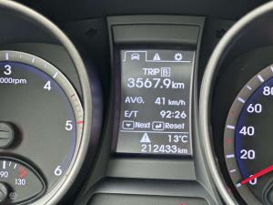 Black Hyundai Santa Fe 2016 in Telschi, with an engine capacity of 2.00 L and mileage of 212 thousand km for 8300 €, photo 15 on AUTOMOTO.COM.LV
