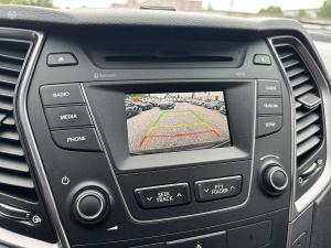 Black Hyundai Santa Fe 2016 in Telschi, with an engine capacity of 2.00 L and mileage of 212 thousand km for 8300 €, photo 17 on AUTOMOTO.COM.LV