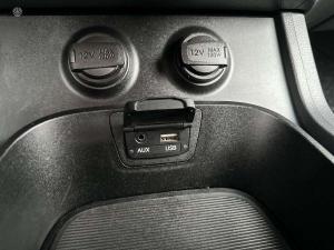 Black Hyundai Santa Fe 2016 in Telschi, with an engine capacity of 2.00 L and mileage of 212 thousand km for 8300 €, photo 18 on AUTOMOTO.COM.LV