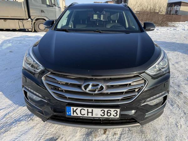 Black Hyundai Santa Fe 2017 in Kaunas, with an engine capacity of 2.20 L and mileage of 187 thousand km for 15500 €, photo 2 on AUTOMOTO.COM.LV