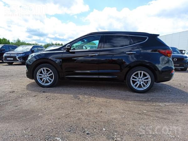 Melns Hyundai Santa Fe 2017 Daugavpils, ar dzinēja tilpumu 2.20 L un nobraukumu 0 tūkst. km par 14800 €, foto 4 vietnē AUTOMOTO.COM.LV