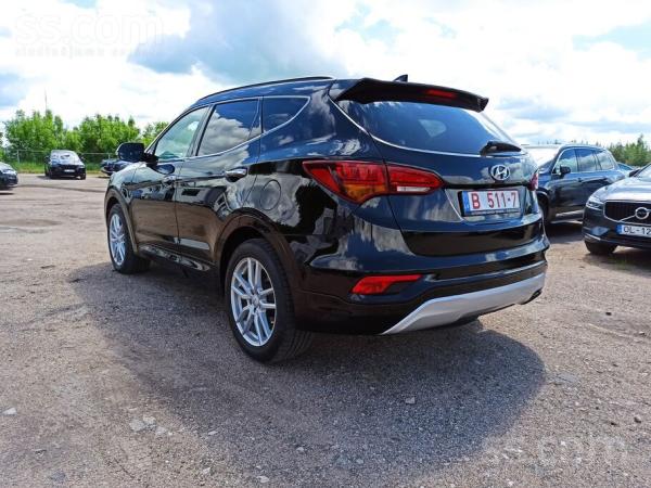 Melns Hyundai Santa Fe 2017 Daugavpils, ar dzinēja tilpumu 2.20 L un nobraukumu 0 tūkst. km par 14800 €, foto 5 vietnē AUTOMOTO.COM.LV