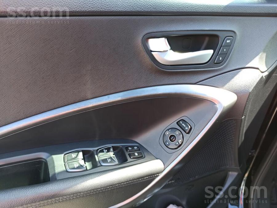 Melns Hyundai Santa Fe 2017 Daugavpils, ar dzinēja tilpumu 2.20 L un nobraukumu 0 tūkst. km par 14800 €, foto 23 vietnē AUTOMOTO.COM.LV