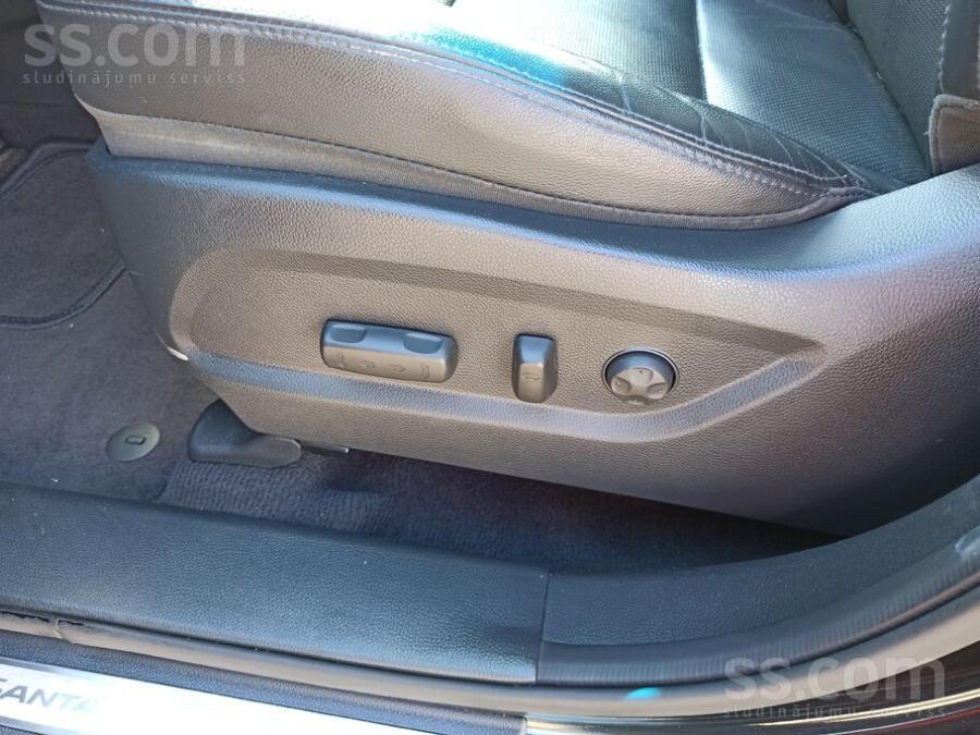 Melns Hyundai Santa Fe 2017 Daugavpils, ar dzinēja tilpumu 2.20 L un nobraukumu 0 tūkst. km par 14800 €, foto 24 vietnē AUTOMOTO.COM.LV