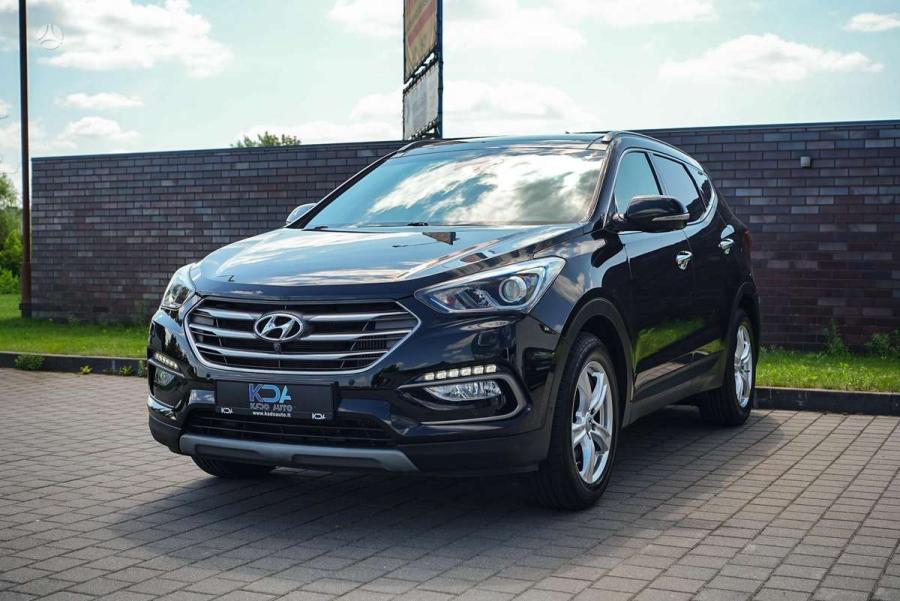 Black Hyundai Santa Fe 2017 in Marijampole, with an engine capacity of 2.20 L and mileage of 193 thousand km for 17350 €, photo 6 on AUTOMOTO.COM.LV