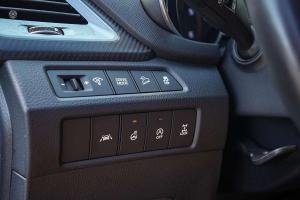 Black Hyundai Santa Fe 2017 in Marijampole, with an engine capacity of 2.20 L and mileage of 193 thousand km for 17350 €, photo 31 on AUTOMOTO.COM.LV