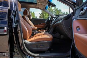 Black Hyundai Santa Fe 2017 in Marijampole, with an engine capacity of 2.20 L and mileage of 193 thousand km for 17350 €, photo 42 on AUTOMOTO.COM.LV