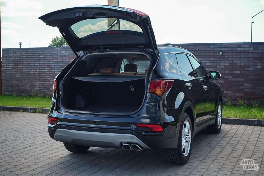 Melns Hyundai Santa Fe 2017 Kauņa, ar dzinēja tilpumu 2.20 L un nobraukumu 193 tūkst. km par 17350 €, foto 15 vietnē AUTOMOTO.COM.LV