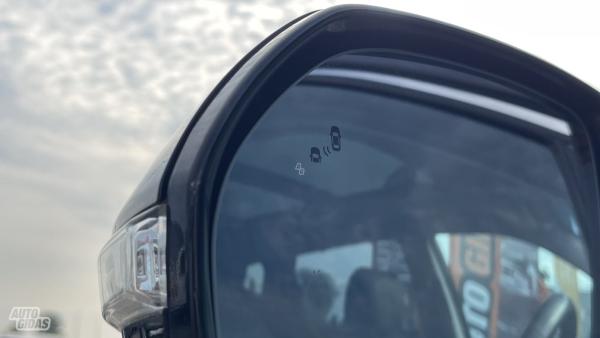 Black Hyundai Santa Fe 2017 in Marijampole, with an engine capacity of 2.20 L and mileage of 153 thousand km for 13200 €, photo 8 on AUTOMOTO.COM.LV