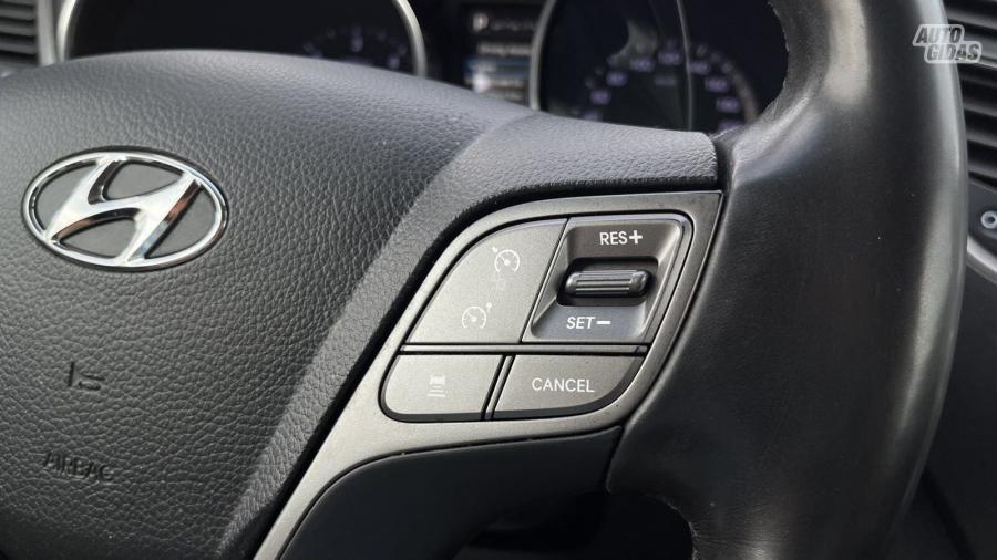 Melns Hyundai Santa Fe 2017 Marijampole, ar dzinēja tilpumu 2.20 L un nobraukumu 153 tūkst. km par 13200 €, foto 20 vietnē AUTOMOTO.COM.LV