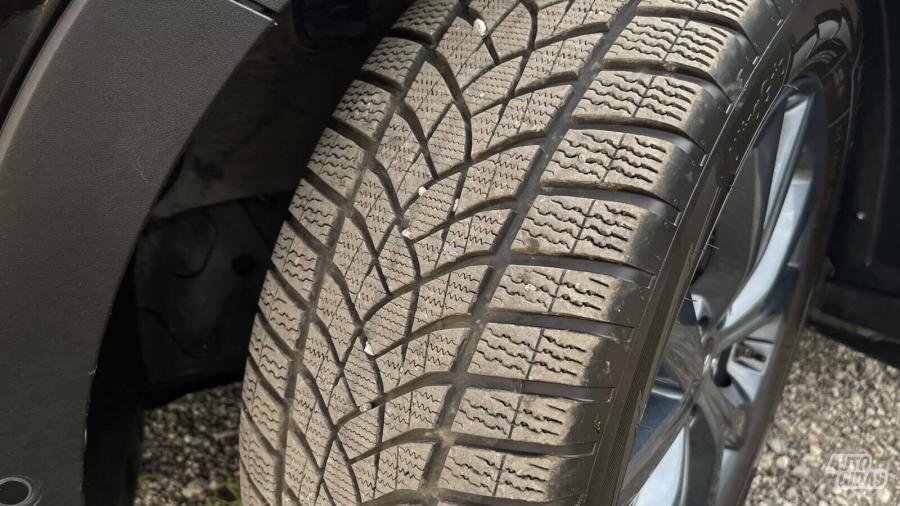 Melns Hyundai Santa Fe 2017 Marijampole, ar dzinēja tilpumu 2.20 L un nobraukumu 153 tūkst. km par 13200 €, foto 36 vietnē AUTOMOTO.COM.LV