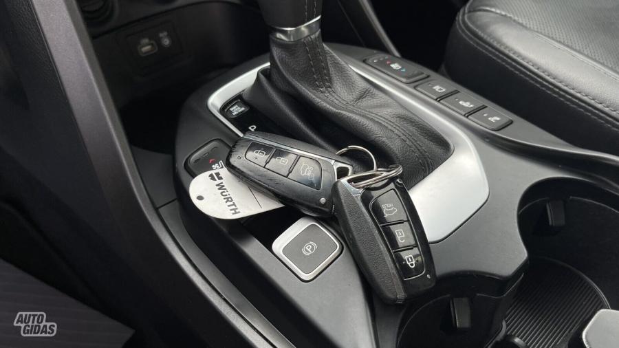 Melns Hyundai Santa Fe 2017 Marijampole, ar dzinēja tilpumu 2.20 L un nobraukumu 153 tūkst. km par 13200 €, foto 37 vietnē AUTOMOTO.COM.LV