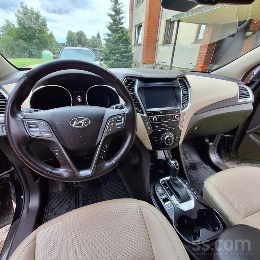 Black Hyundai Santa Fe 2018 in Tukums, with an engine capacity of 2.20 L and mileage of 200 thousand km for 16500 €, photo 18 on AUTOMOTO.COM.LV