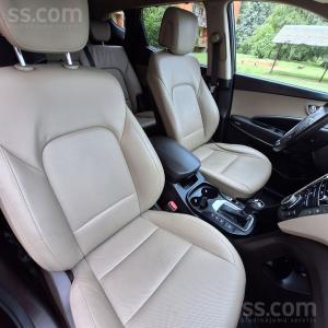 Black Hyundai Santa Fe 2018 in Tukums, with an engine capacity of 2.20 L and mileage of 200 thousand km for 16500 €, photo 26 on AUTOMOTO.COM.LV