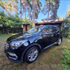 Black Hyundai Santa Fe 2018 in Tukums, with an engine capacity of 2.20 L and mileage of 200 thousand km for 16500 €, photo 30 on AUTOMOTO.COM.LV