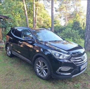 Black Hyundai Santa Fe 2018 in Tukums, with an engine capacity of 2.20 L and mileage of 200 thousand km for 16500 €, photo 32 on AUTOMOTO.COM.LV
