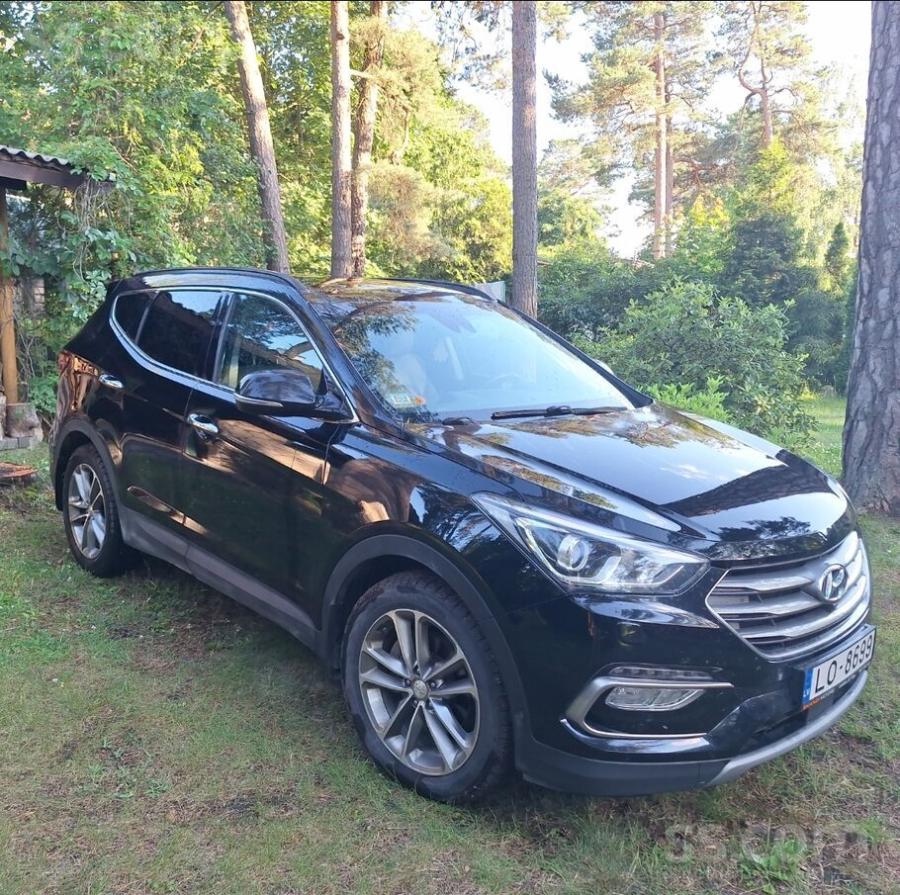 Black Hyundai Santa Fe 2018 in Tukums, with an engine capacity of 2.20 L and mileage of 200 thousand km for 16500 €, photo 32 on AUTOMOTO.COM.LV