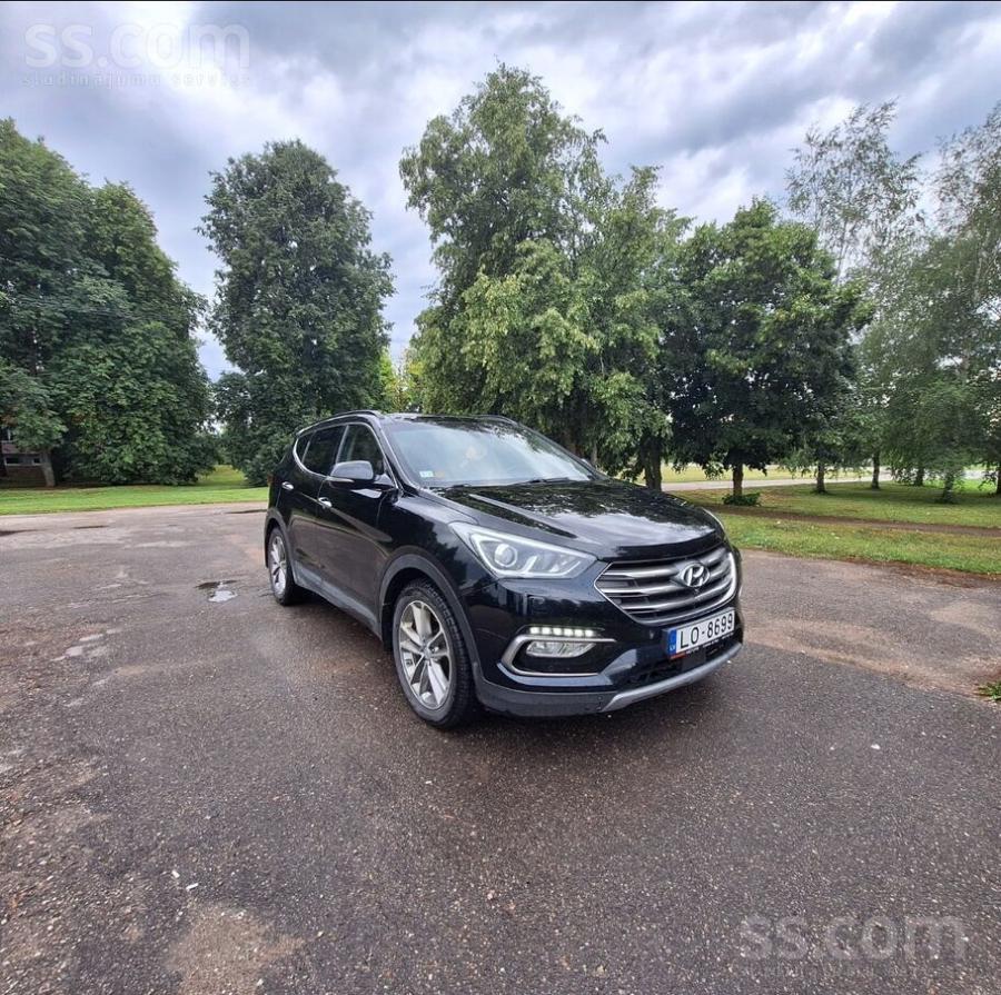 Black Hyundai Santa Fe 2018 in Tukums, with an engine capacity of 2.20 L and mileage of 200 thousand km for 16500 €, photo 36 on AUTOMOTO.COM.LV