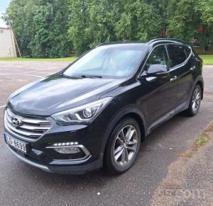 Black Hyundai Santa Fe 2018 in Tukums, with an engine capacity of 2.20 L and mileage of 200 thousand km for 16500 €, photo 41 on AUTOMOTO.COM.LV