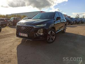 Black Hyundai Santa Fe 2018 in Daugavpils, with an engine capacity of 2.20 L and mileage of 0 thousand km for 19950 €, photo 3 on AUTOMOTO.COM.LV
