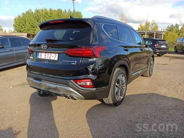 Хендай Санта Фе 2018 в Даугавпилс на AUTOMOTO.COM.LV Черный Хендай Санта Фе 2018 в Даугавпилс, объемом двигателя 2.20 л и пробегом 0 тыс. км за 19950 €, фото 8 на AUTOMOTO.COM.LV