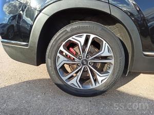 Black Hyundai Santa Fe 2018 in Daugavpils, with an engine capacity of 2.20 L and mileage of 0 thousand km for 19950 €, photo 12 on AUTOMOTO.COM.LV