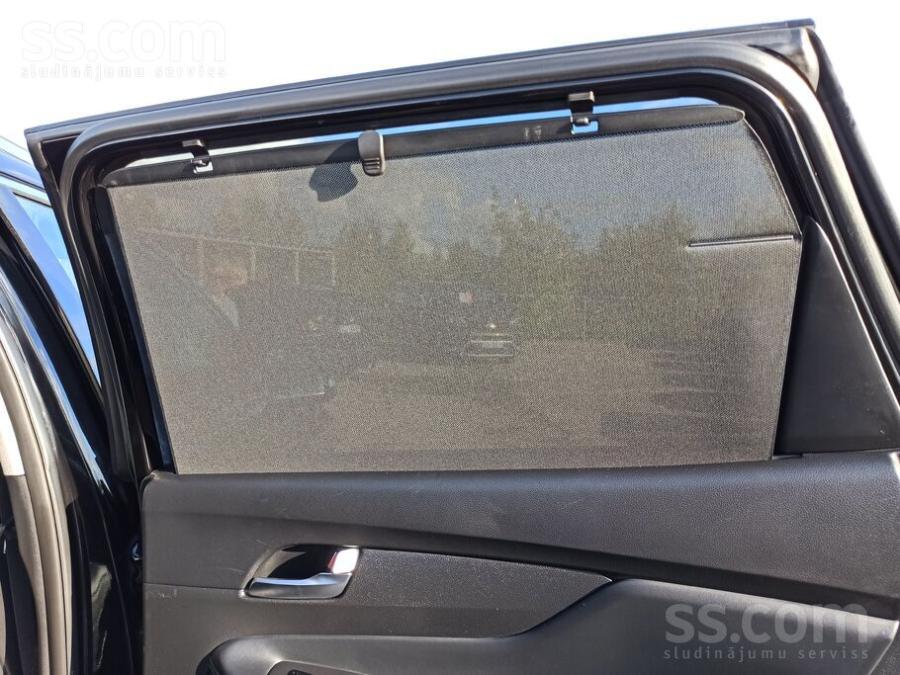 Black Hyundai Santa Fe 2018 in Daugavpils, with an engine capacity of 2.20 L and mileage of 0 thousand km for 19950 €, photo 19 on AUTOMOTO.COM.LV