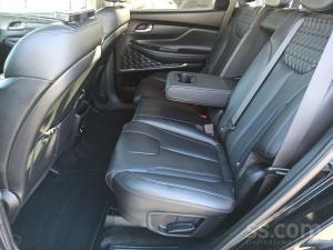 Black Hyundai Santa Fe 2018 in Daugavpils, with an engine capacity of 2.20 L and mileage of 0 thousand km for 19950 €, photo 21 on AUTOMOTO.COM.LV