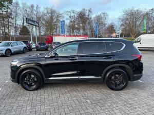 Black Hyundai Santa Fe 2019 in Kaunas, with an engine capacity of 2.20 L and mileage of 71 thousand km for 32690 €, photo 8 on AUTOMOTO.COM.LV