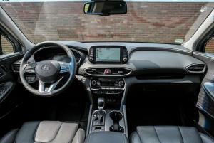 Black Hyundai Santa Fe 2019 in Marijampole, with an engine capacity of 2.20 L and mileage of 162 thousand km for 21450 €, photo 17 on AUTOMOTO.COM.LV