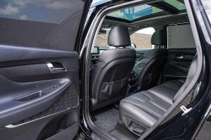 Black Hyundai Santa Fe 2019 in Marijampole, with an engine capacity of 2.20 L and mileage of 162 thousand km for 21450 €, photo 34 on AUTOMOTO.COM.LV