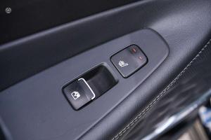 Black Hyundai Santa Fe 2019 in Marijampole, with an engine capacity of 2.20 L and mileage of 162 thousand km for 21450 €, photo 36 on AUTOMOTO.COM.LV