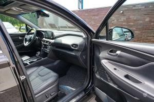 Black Hyundai Santa Fe 2019 in Marijampole, with an engine capacity of 2.20 L and mileage of 162 thousand km for 21450 €, photo 39 on AUTOMOTO.COM.LV