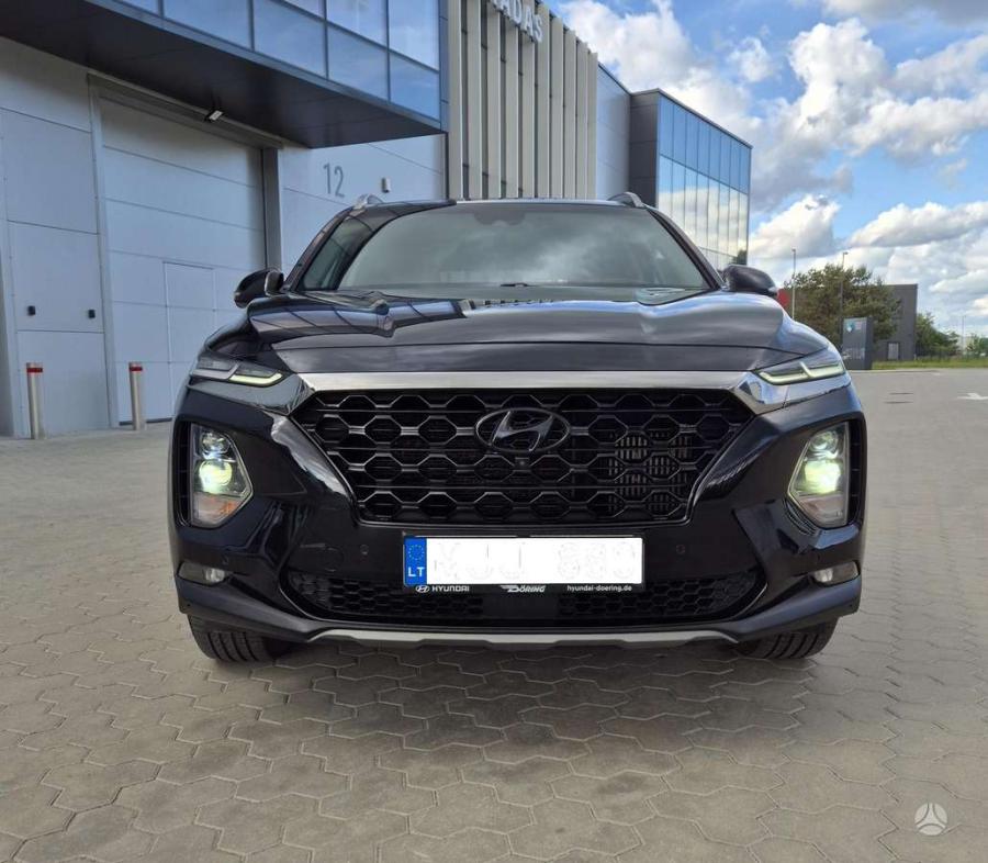 Melns Hyundai Santa Fe 2019 Viļņa, ar dzinēja tilpumu 2.20 L un nobraukumu 109 tūkst. km par 21700 €, foto 3 vietnē AUTOMOTO.COM.LV