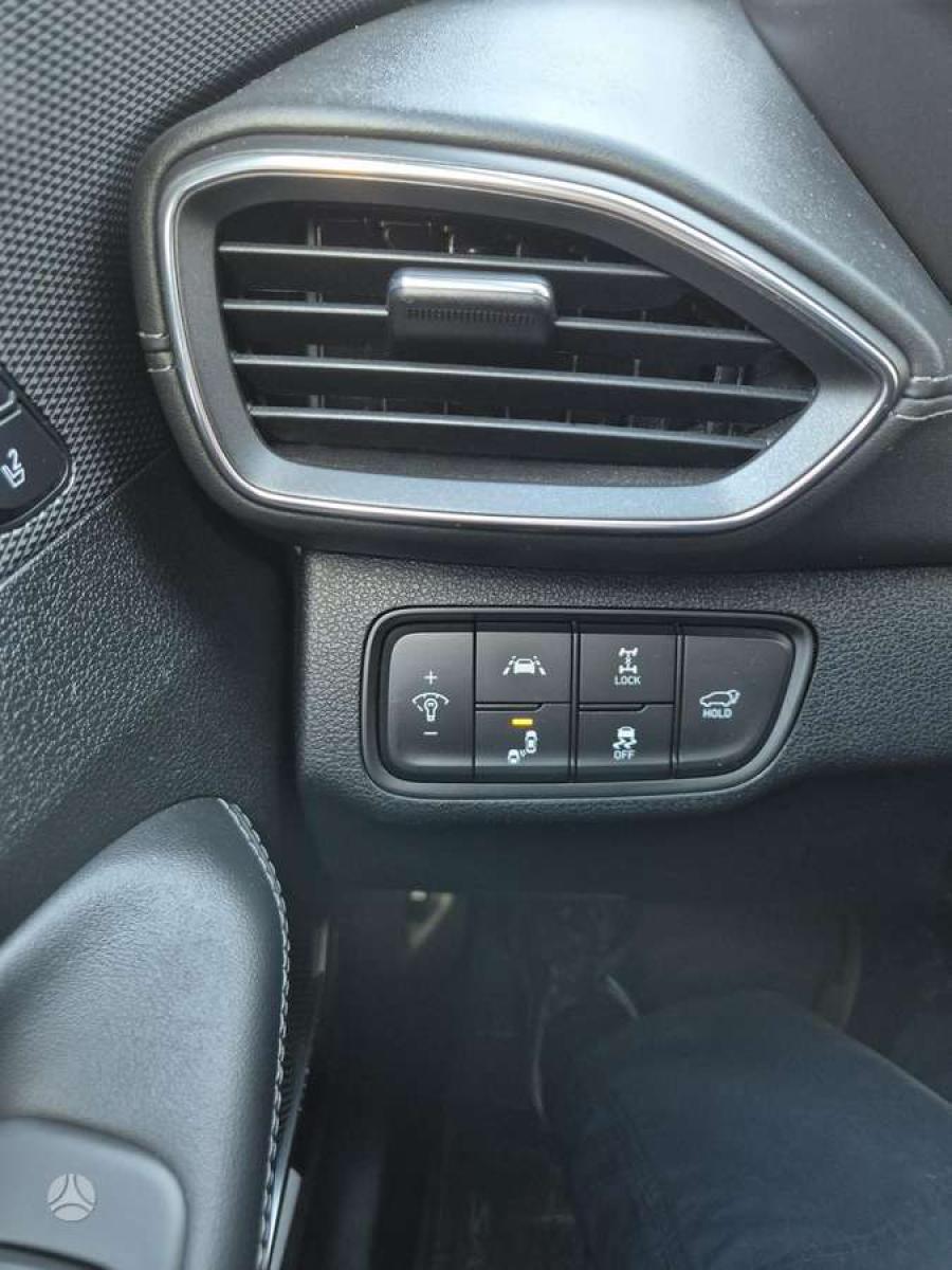 Melns Hyundai Santa Fe 2019 Viļņa, ar dzinēja tilpumu 2.20 L un nobraukumu 109 tūkst. km par 21700 €, foto 15 vietnē AUTOMOTO.COM.LV