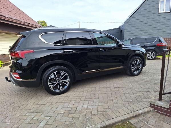Hyundai Santa Fe 2019 Kauņa vietnē Melns Hyundai Santa Fe 2019 Kauņa, ar dzinēja tilpumu 2.20 L un nobraukumu 120 tūkst. km par 19800 €, foto 5 vietnē AUTOMOTO.COM.LV
