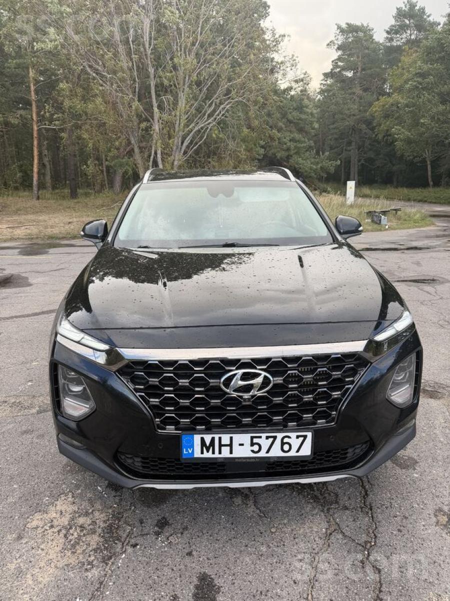 Melns Hyundai Santa Fe 2019 Rīga, ar dzinēja tilpumu 2.20 L un nobraukumu 273 tūkst. km par 13490 €, foto 1 vietnē AUTOMOTO.COM.LV