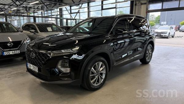 Melns Hyundai Santa Fe 2020 Rīga, ar dzinēja tilpumu 2.40 L un nobraukumu 55 tūkst. km par 24900 €, foto 1 vietnē AUTOMOTO.COM.LV